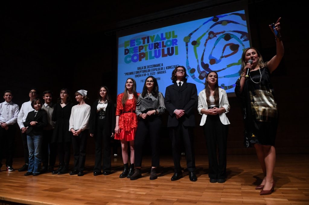 10 distincții decernate la Gala „Premiilor Drepturilor Copilului J ...